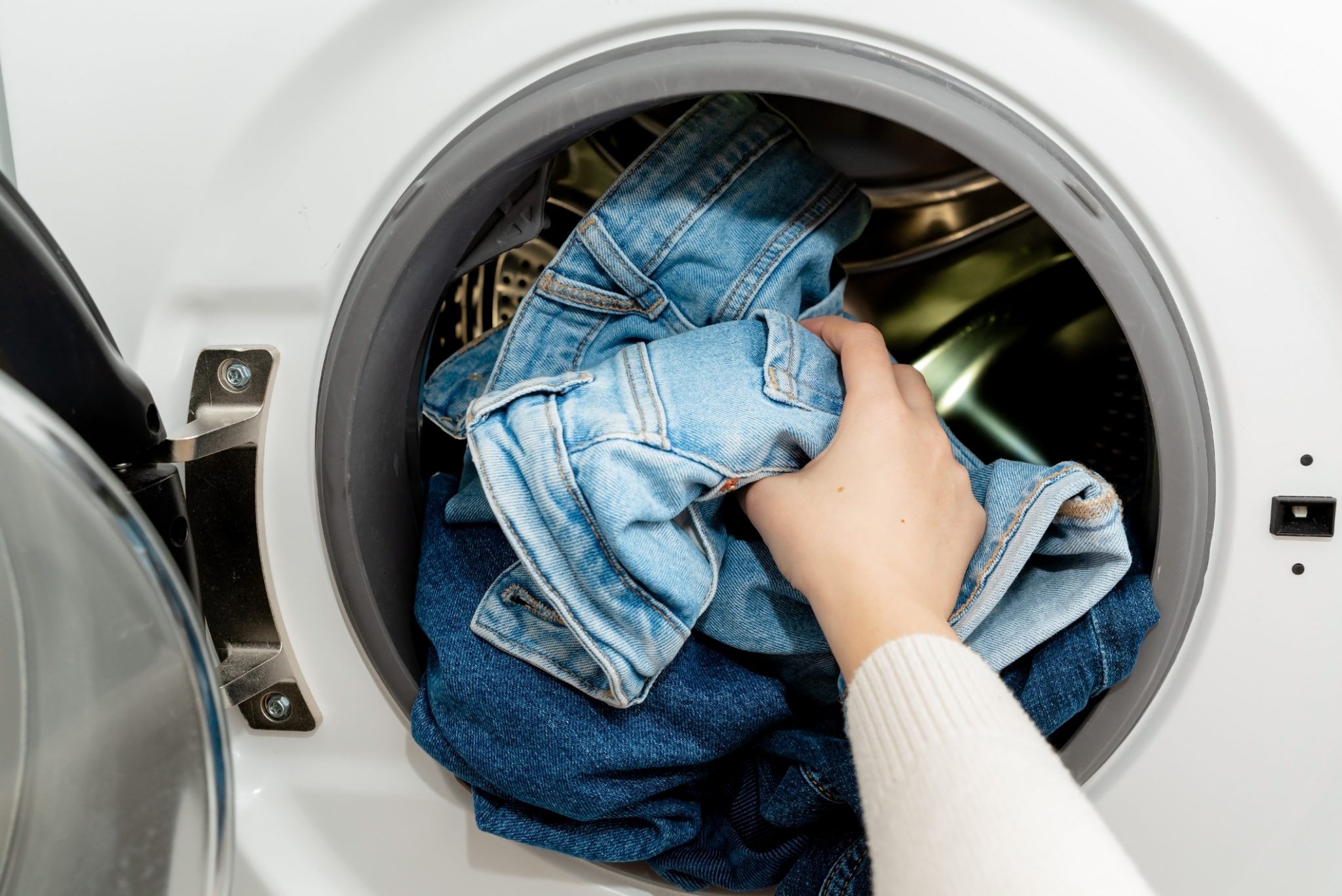How to Separate Laundry | Laundry Sorting | CD One
